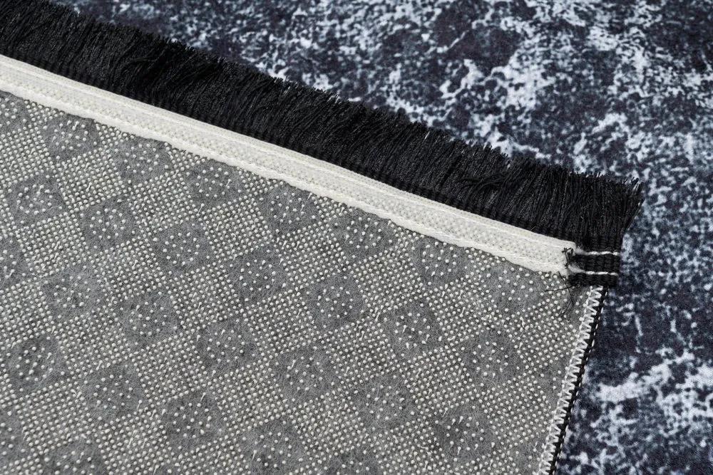 Černý módní koberec s abstraktním vzorem Šířka: 140 cm | Délka: 200 cm