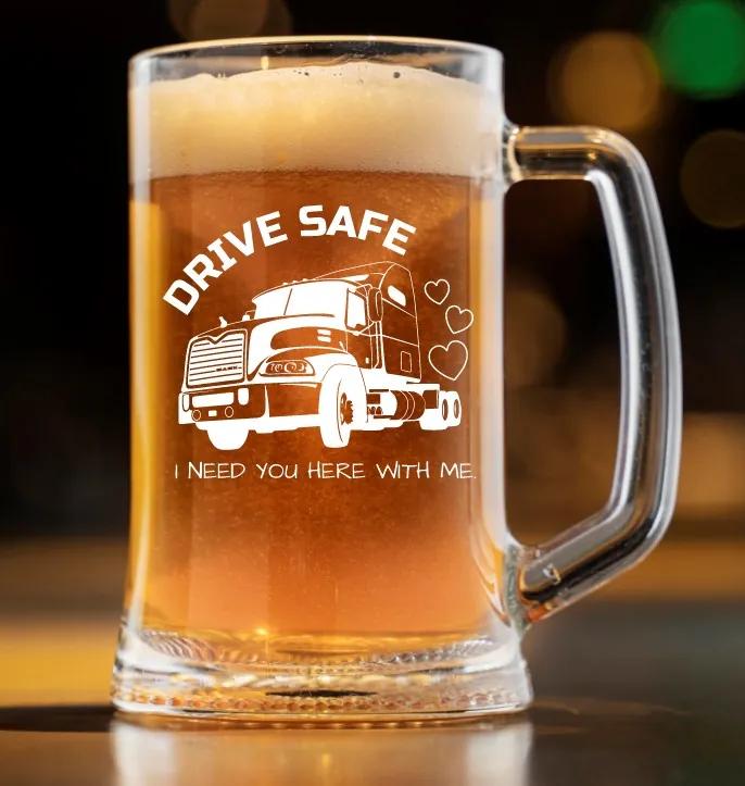 Dekorant Pivní půllitr pro kamioňáka DRIVE SAFE