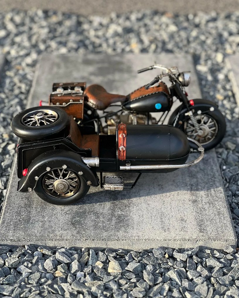 Plechový model - Motocykl se postranním vozíkem