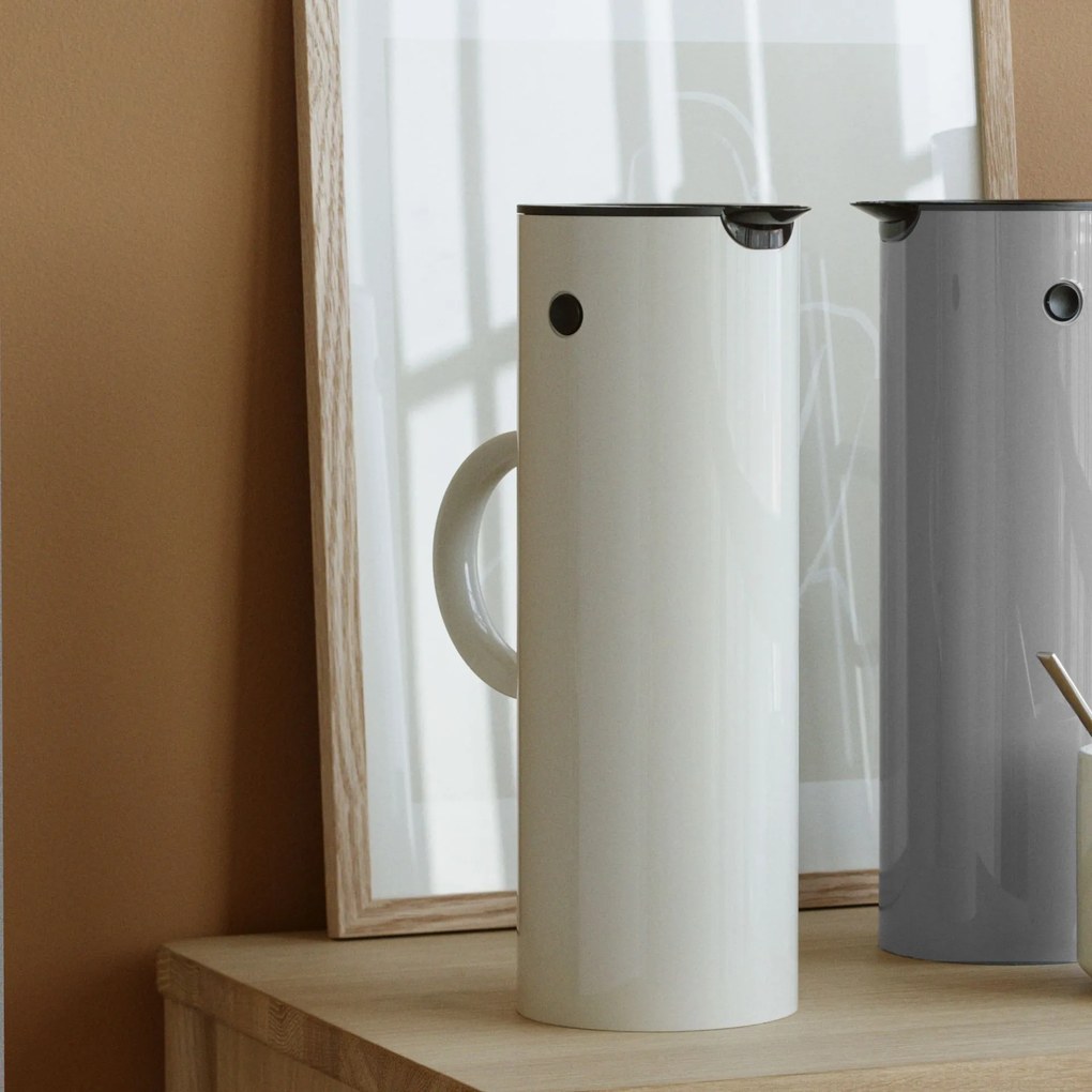 Stelton Vakuová termokonvice EM77 Sand 1 l, krémová barva, sklo, kov, plast