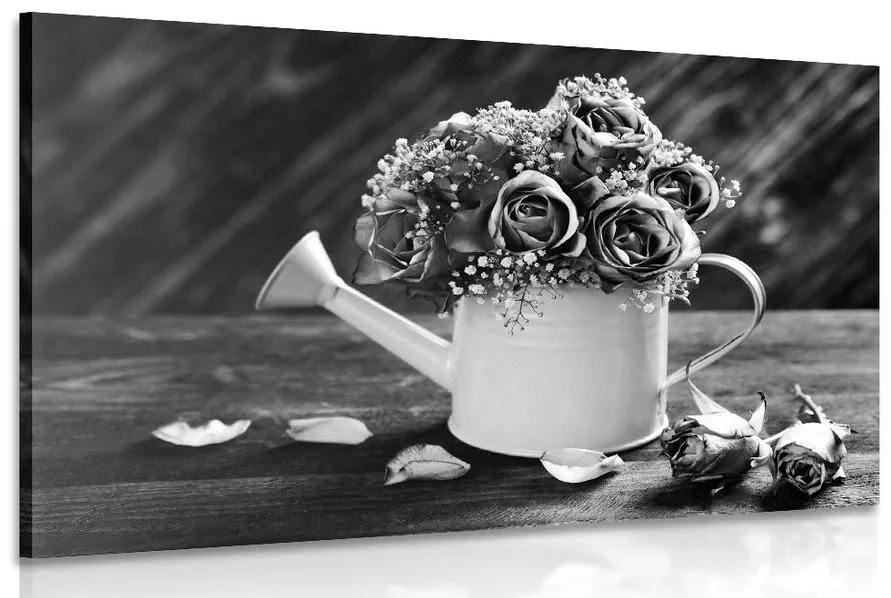 Obraz růže v konve v černobílém provedení - 60x40 cm