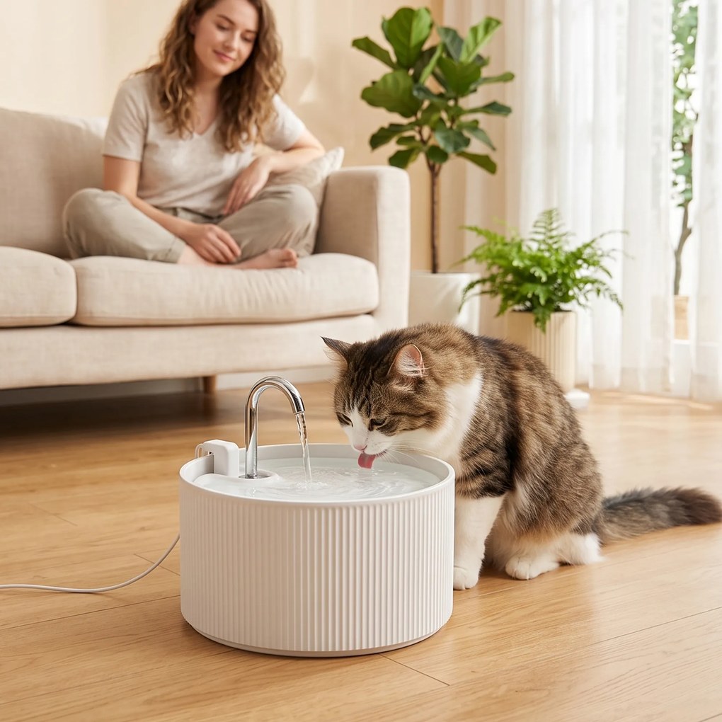 PawHut Vodní fontána pro kočky 2,2L keramická fontána s 4stupňovým filtračním systémem, 2 režimy, 1 filtr a pěnovka, ultratichá pumpa, BPA-free