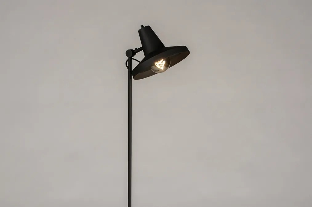 Stojací lampa Alfredo Nero