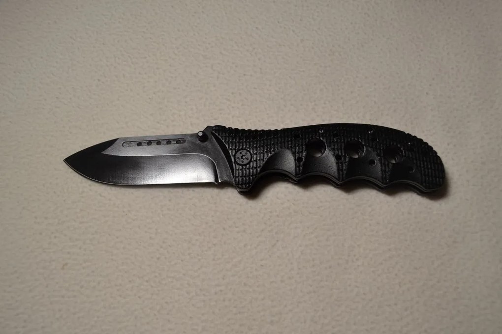 nůž ocelový 22 cm černý (1635)
