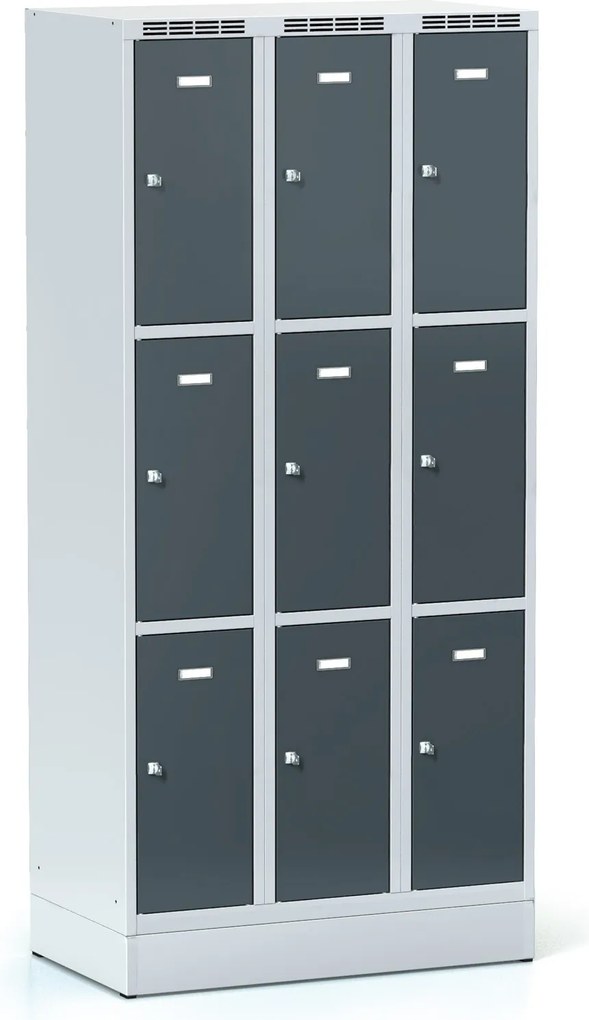 Šatní skříňka S6 s úložnými boxy na soklu, 9 boxů, 1920 x 900 x 500 mm, otočný zámek, tmavě šedé dveře