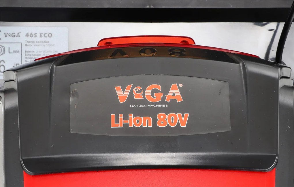 Akumulátorová sekačka na trávu VeGA 46S ECO 80V 6in1 + AKU set