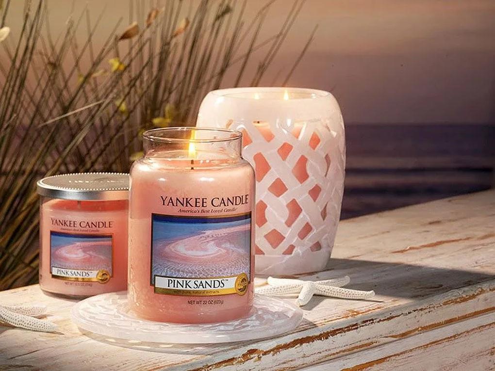 Yankee Candle – votivní svíčka Pink Sands (Růžové písky), 49 g