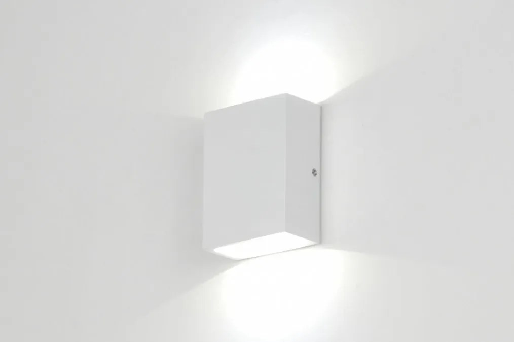 Nástěnné designové bílé LED svítidlo Monno White