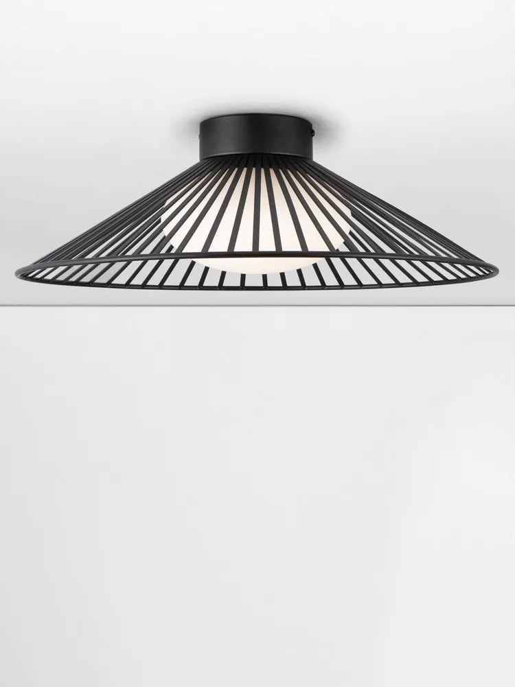 Matně černé kovové LED stropní svítidlo se skleněným stínidlem Brume – Nova Luce