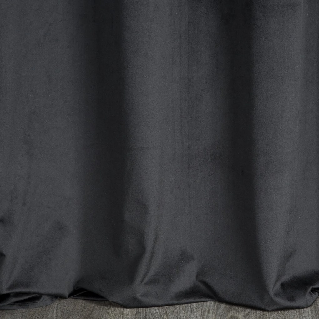 ZATEMŇOVACÍ ZÁVĚS NA KROUŽKCÍCH MARGOT 140X250 CM ČERNÁ