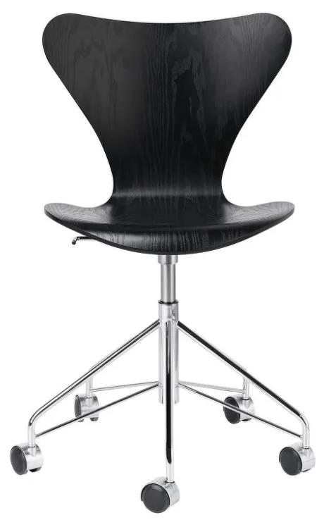 Fritz Hansen Židle Series 7 s otočnou podnoží, black / chrom