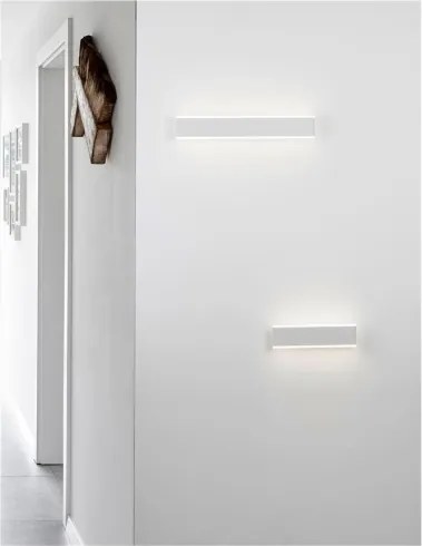 Nástěnné LED svítidlo NOVA LUCE LINE 2x8W 3000K 9115908