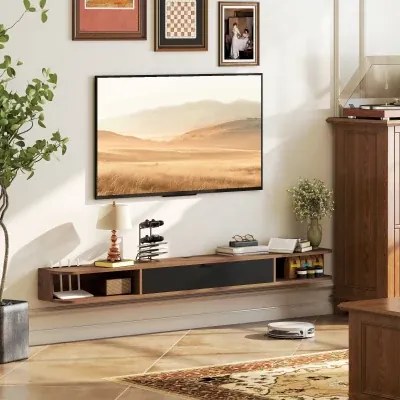 HOMCOM Závěsný TV nábytek, televizní stolek pro televize až do 190,5 cm, výklopná zásuvka, 2 police, 180x24x16 cm, ořech