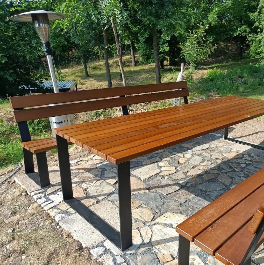 KULHÁNEK Zahradní sestava s nohami z ploché oceli - stůl, 2x lavice s opěradlem Délka: 150 cm, Odstín nátěru: lazura - palisandr, Odstín podnože: antracit - RAL 7016