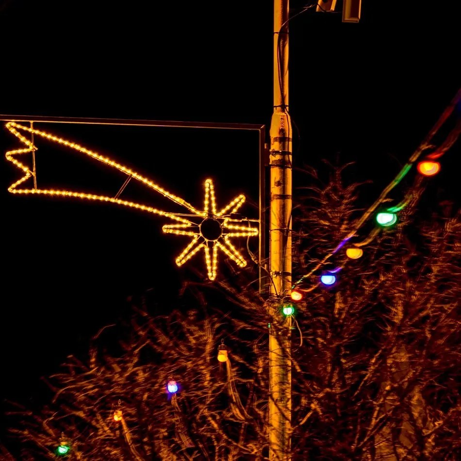 LED žárovka LBE, červená, 6 diod, patice E27, IP44