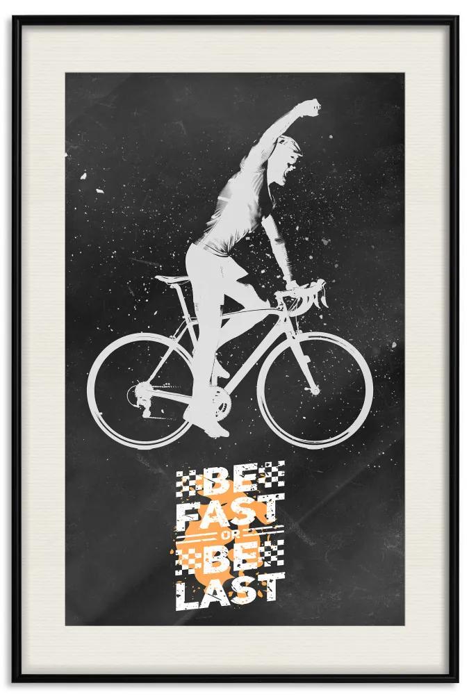 Plakát Triumfující cyklista - chlapec na kole a motivační slogan