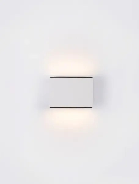 Minimalistické nastěnné svítidlo Oti Bílá