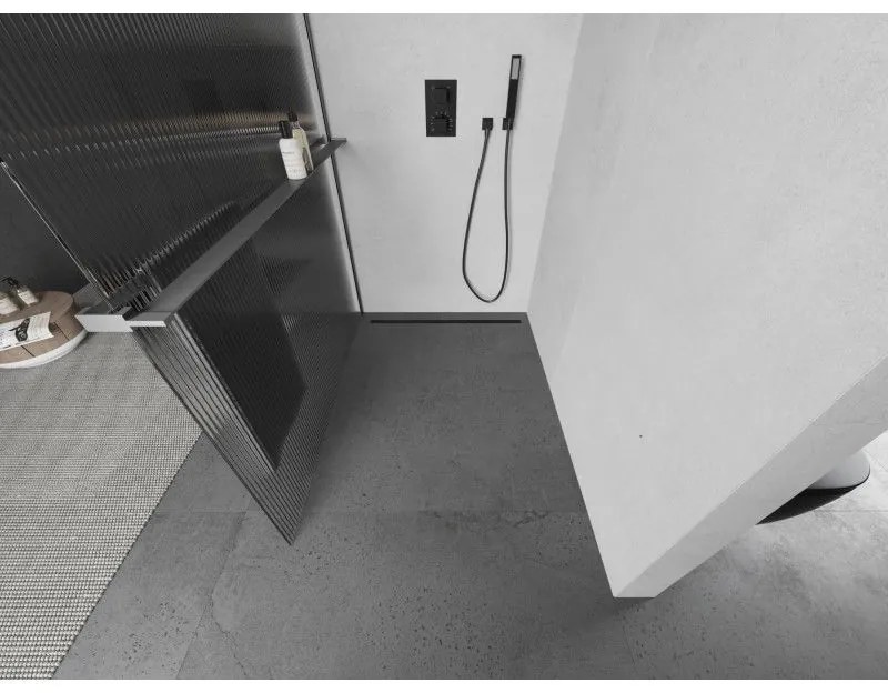 Mexen Kioto+ L, sprchová zástěna Walk-In s poličkou a věšákem 120 x 200 cm, 8mm sklo s žebrovým vzorem, grafitový profil, 800-120-123-95-09