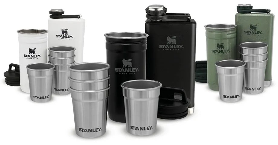 Černý set placatky a panáků 6 ks z nerezové oceli 250 ml Adventure Black – Stanley