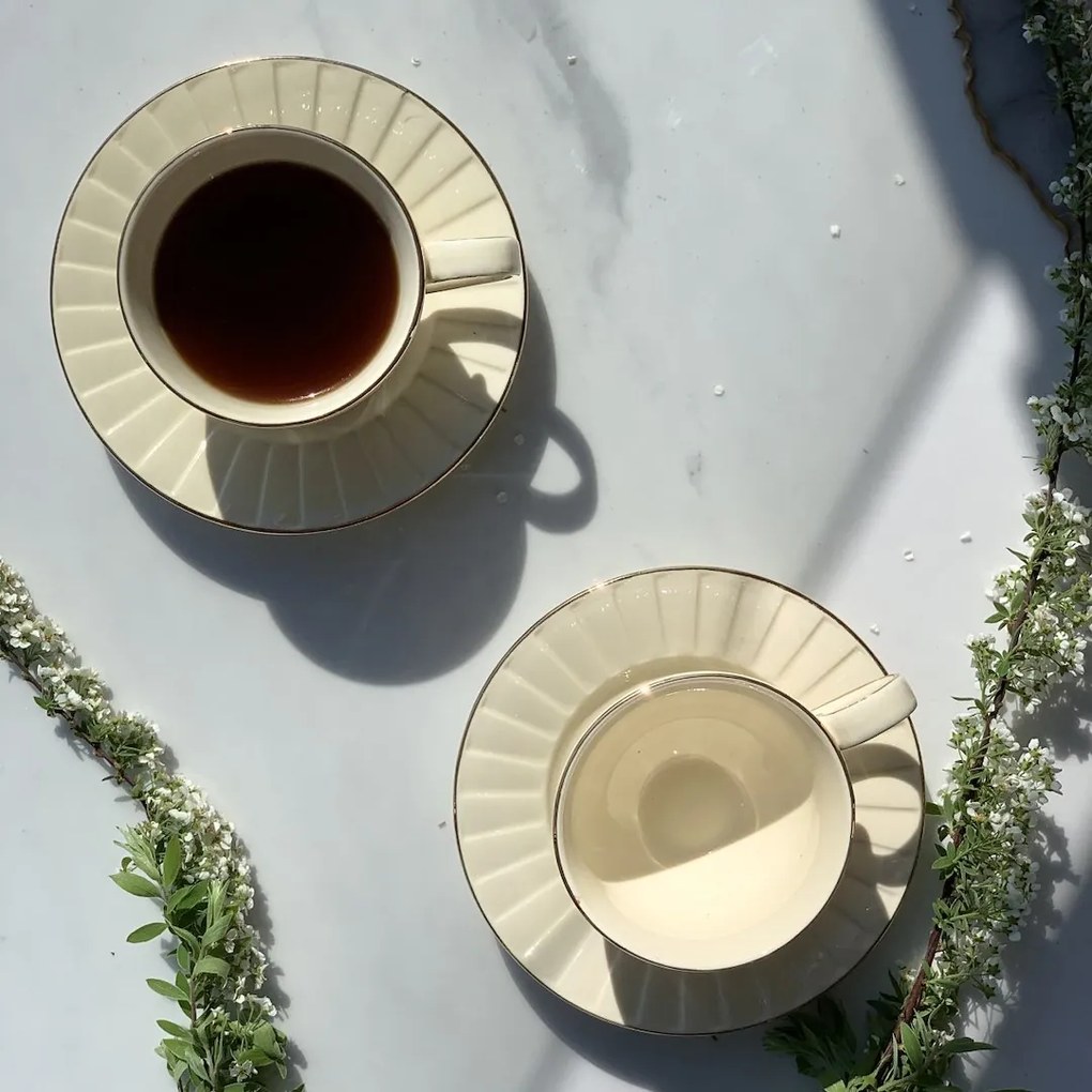 Porcelánový šálek na noze s podšálkem Ecru Nina 120 ml sada 2ks