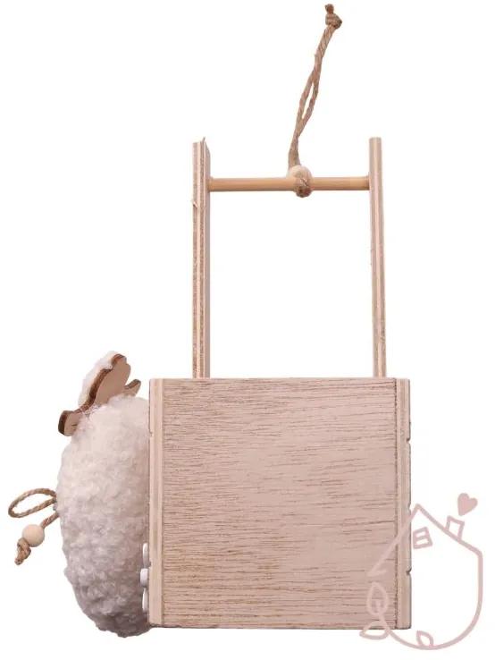 Dřevěný košík s ovečkou