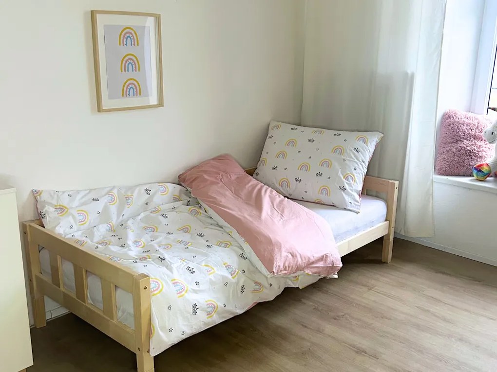 Benlemi Sada lůžkovin: bavlněné povlečení DUHY + prostěradlo růžové jersey + chránič matrace Zvolte rozměr: 140 x 200 cm