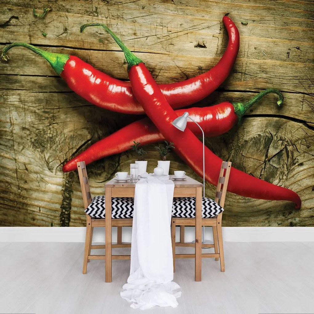 Fototapeta - Chili papričky na dřevě (152,5x104 cm)