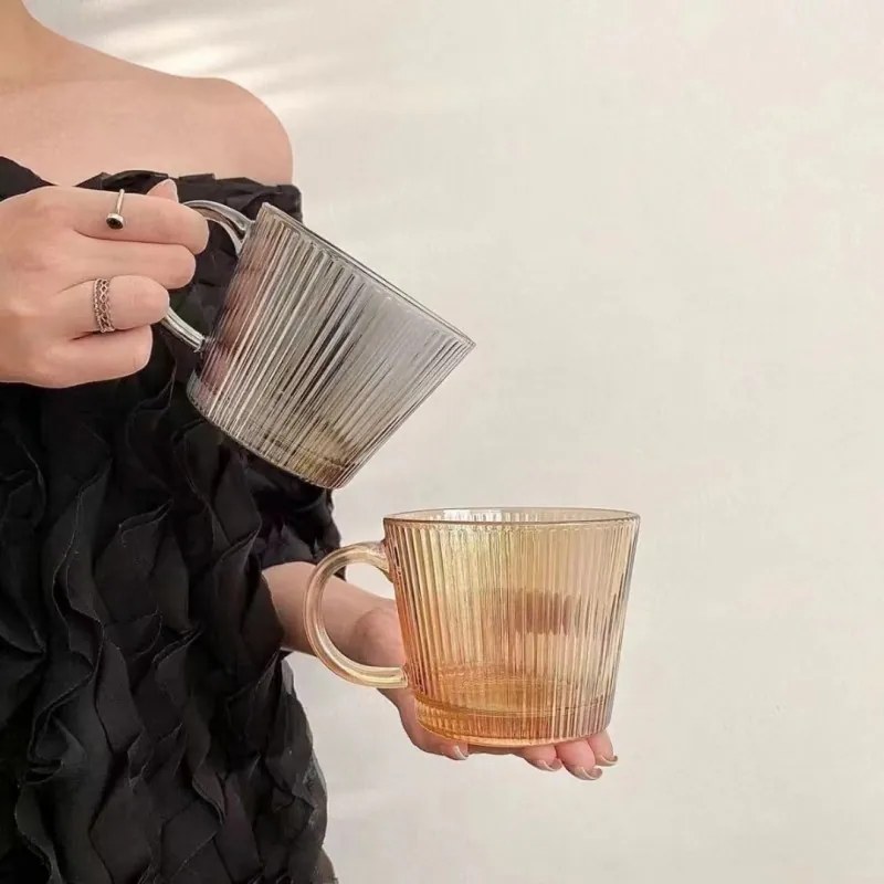 Flamenco Mystique Velký rýhovaný skleněný pohár grafitový šedý 380 ml 1 ks 177 SZK