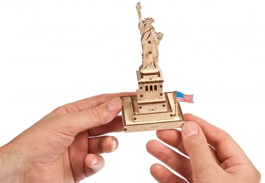 Ugears 3D dřevěné mechanické puzzle Socha Svobody
