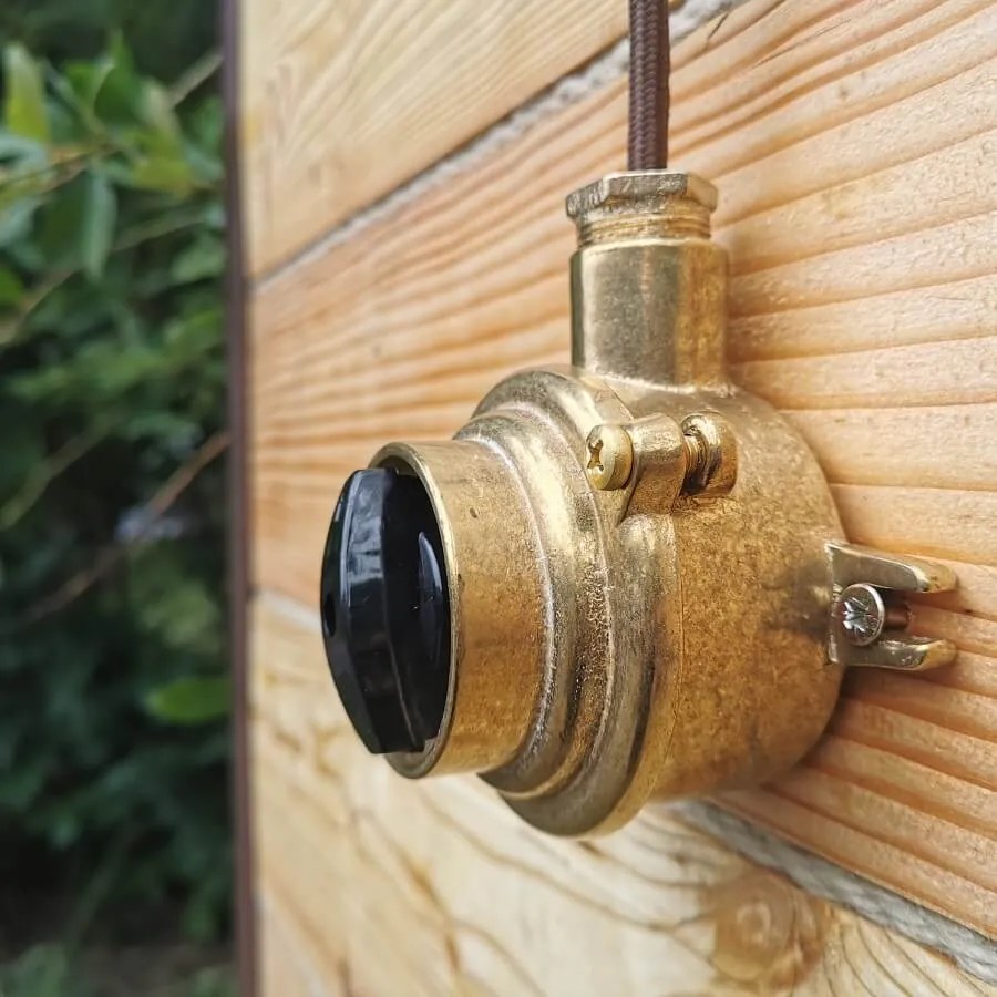 Otočný retro vypínač z mosazi BRASS AN1