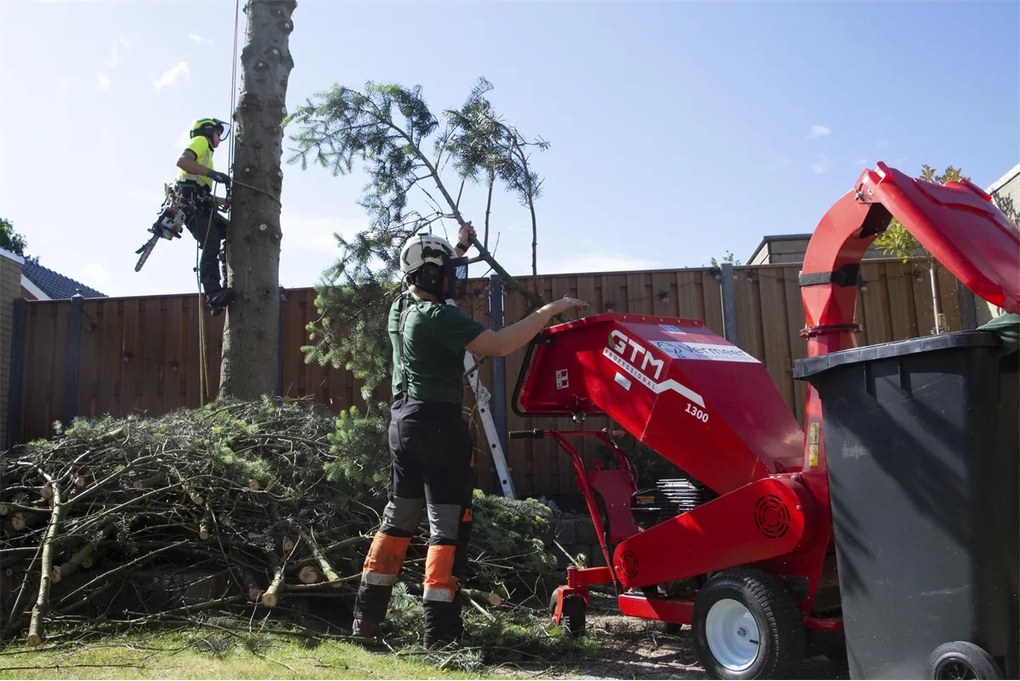 GTM Professional GTM GTS 1300 WDG - benzinový drtič dřeva s pojezdem