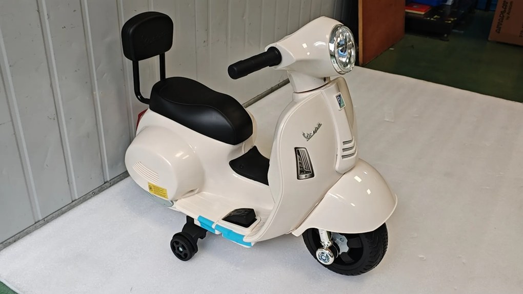 AIYAPLAY Elektro motorka pro děti Mini Vespa GTS 6V s lithiovou baterií, ergonomické sedadlo, opěrka zad, 1,5-3 roky 370-484V90WT