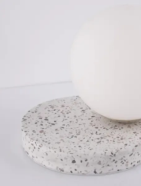 Designová stolní lampa Beson