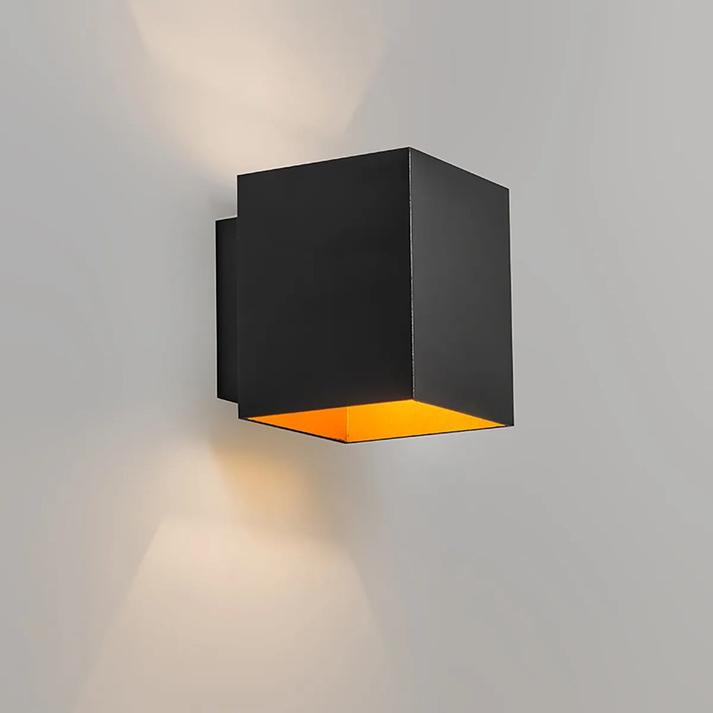 Sada 2 designových nástěnných lamp černých a zlatých čtvercových - Sola