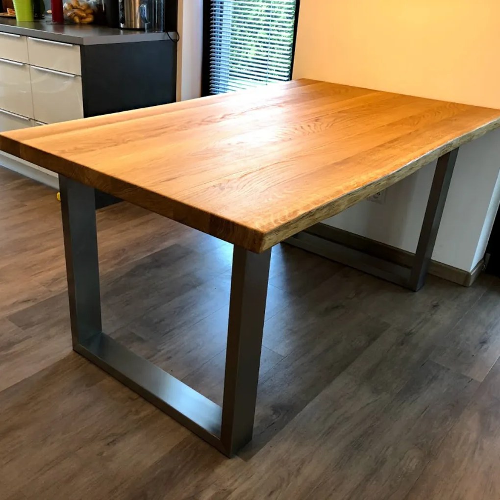 KULHÁNEK Designový jídelní stůl s přírodní hranou Velikost desky: 300x100 cm