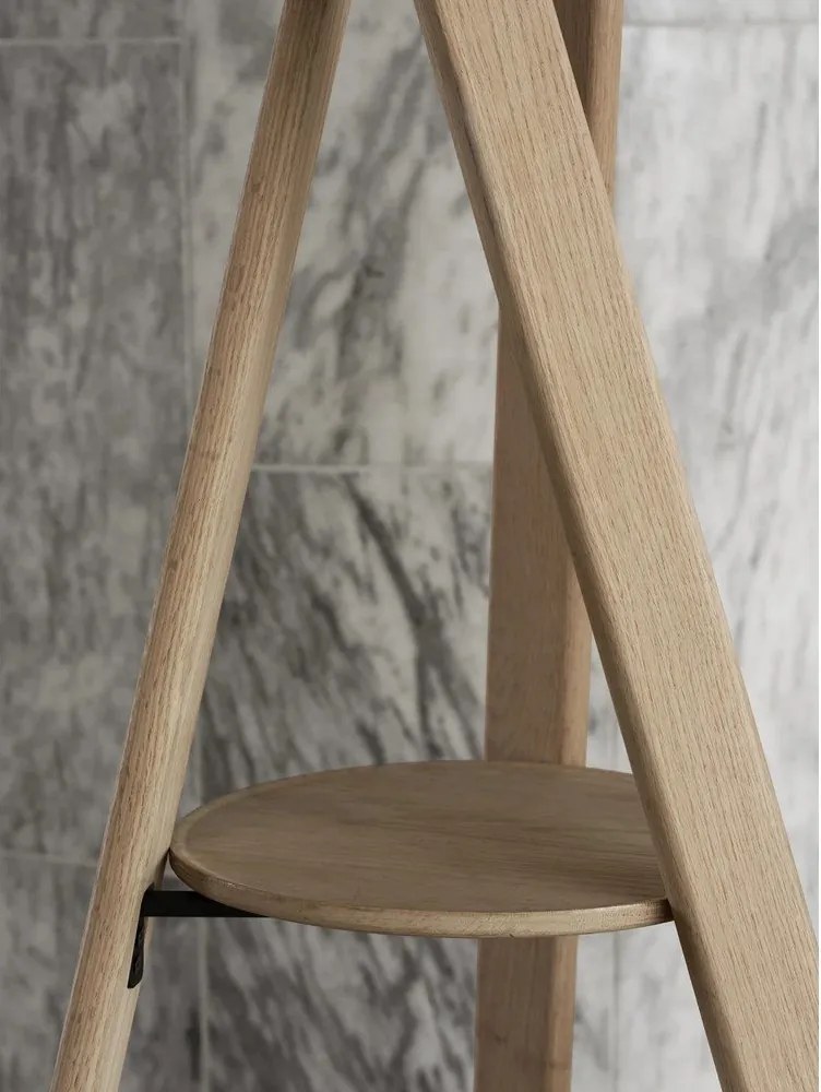 Věšák z dubového dřeva v přírodní barvě 62x176 cm Rakku – Blomus