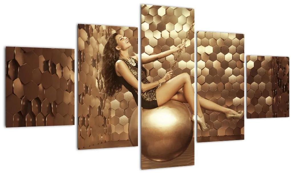 Obraz ženy ve zlaté místnosti (125x70 cm)