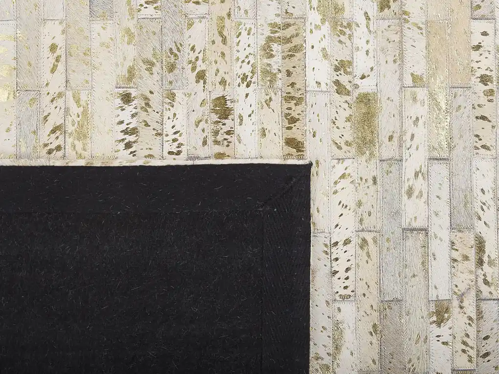 Kožený patchworkový koberec 140 x 200 cm zlato-béžový TOKUL Beliani | BIANO