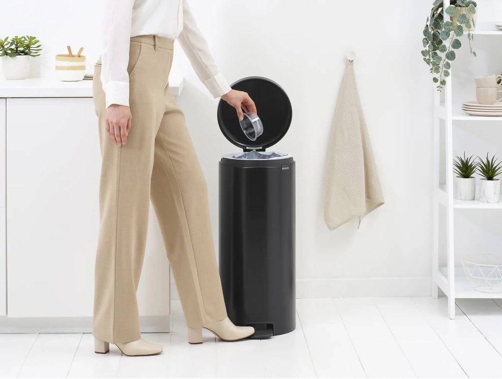 Brabantia Pedálový koš NewIcon 30L matná černá