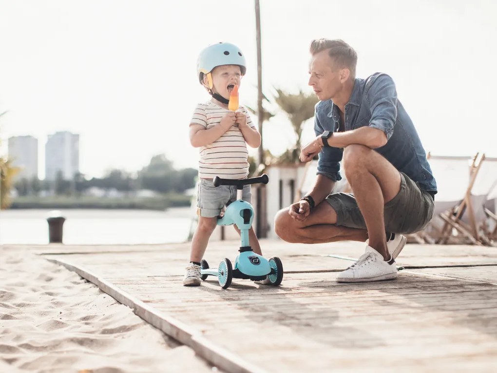 Scoot & Ride Odrážedlo a koloběžka 2v1 Highwaykick 1 Borůvková