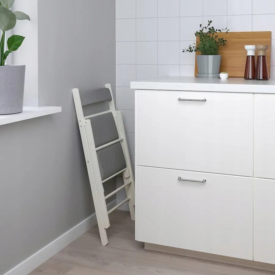 IKEA FROSVI Skládací židle bílá/Knisa světle šedá