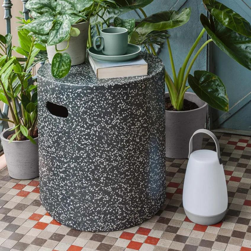 OnaDnes -20% Černý cementový odkládací stolek Kave Home Jenell 35 cm