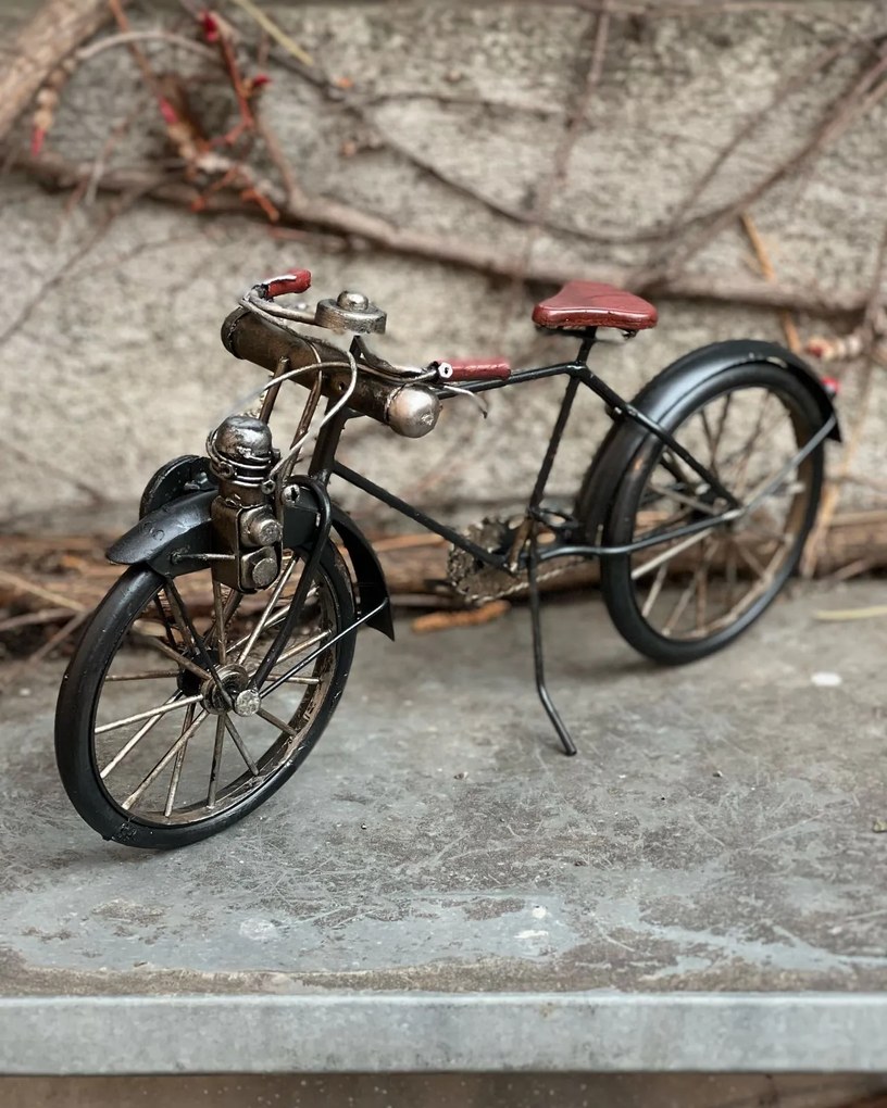 Plechový model Černé retro kolo
