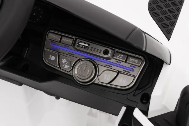 Elektrické autíčko Land Rover Defender bílé
