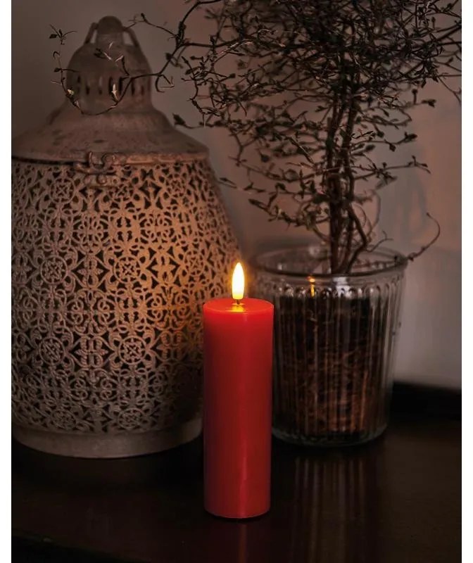 Vosková LED svíčka Sille, Ø 5 × 15 cm, červená, interiér, 2× AA