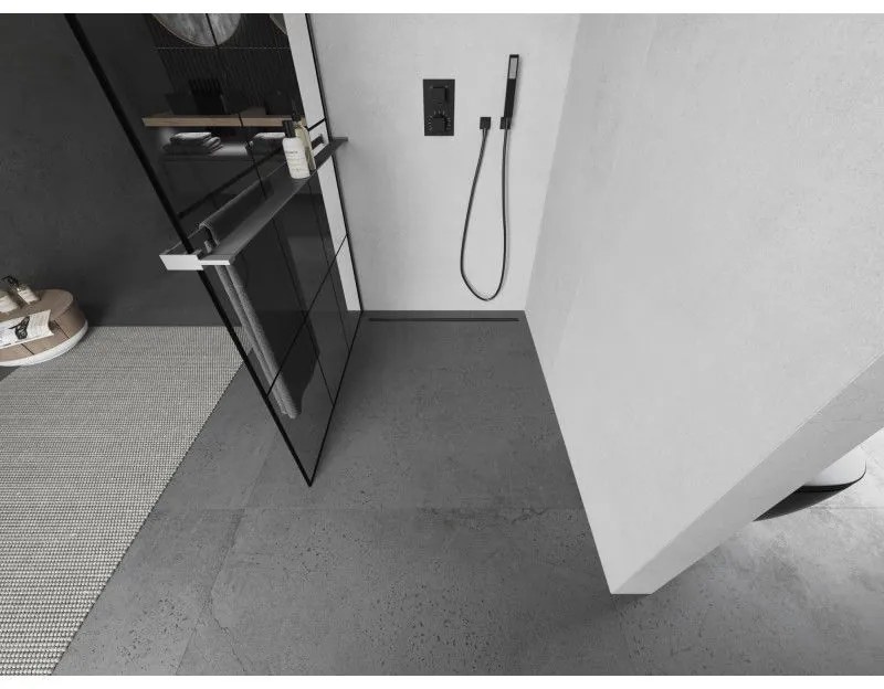 Mexen Kioto+, sprchová zástěna Walk-In s poličkou a věšákem 120 x 200 cm, 8mm čiré sklo černý vzor, grafitový profil, 800-120-121-95-77