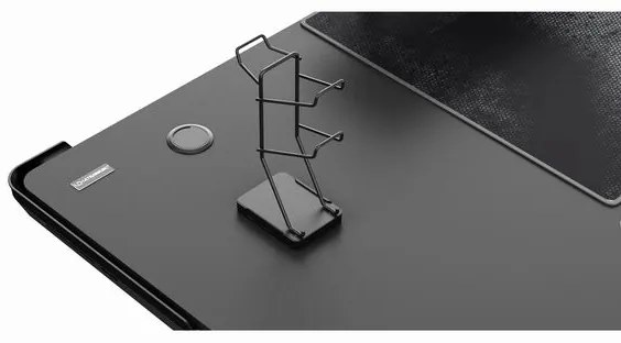 Lama Plus Herní stůl ULTRADESK WINGER – 111x155x60 cm, elektricky nastavitelná výška, RGB podsvícení, černá