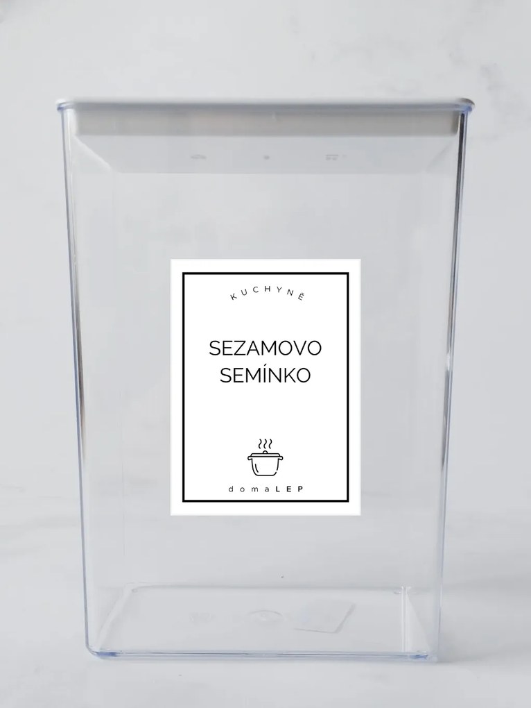 SEZAMOVO SEMÍNKO – bílá samolepka na dózu, základní písmo, 6 x 8 cm | DomaLEP