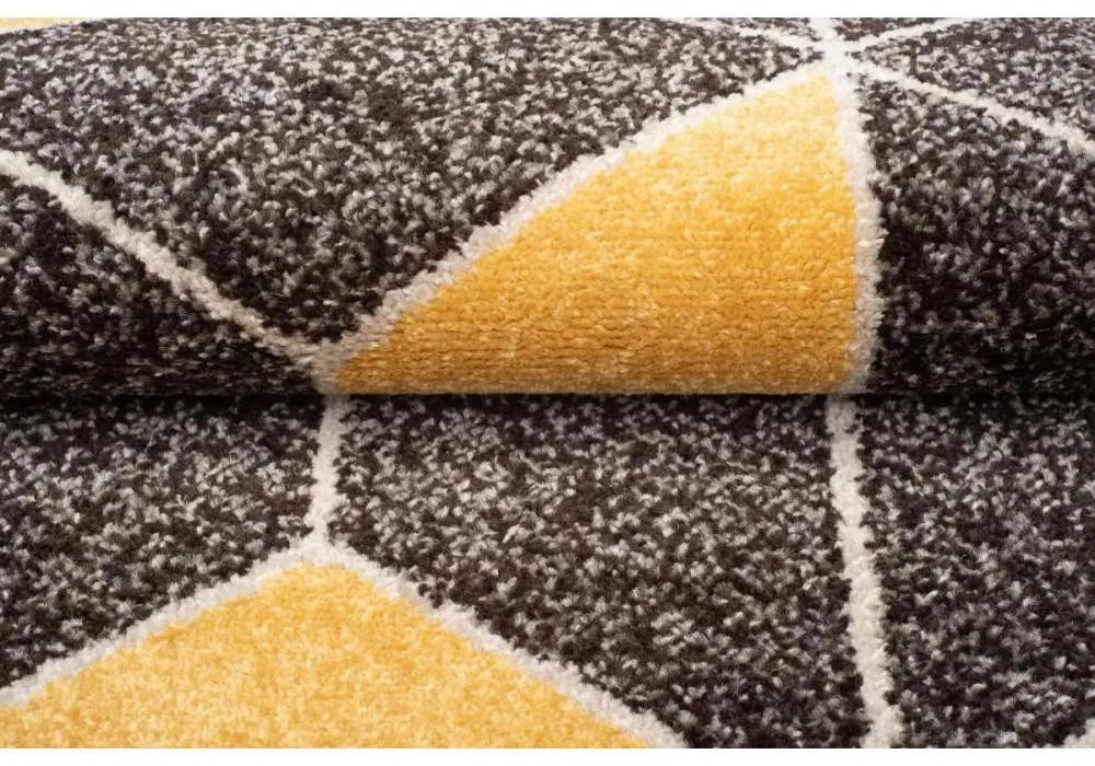Kusový koberec Brevis hnědo žlutý 140x190cm