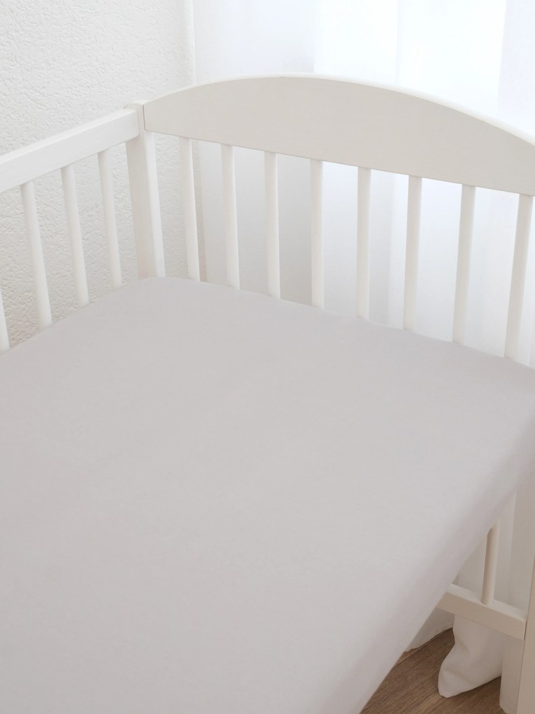 MK Lůžkoviny Jersey prostěradlo do postýlky s elastanem 70 × 140 cm – světle šedé
